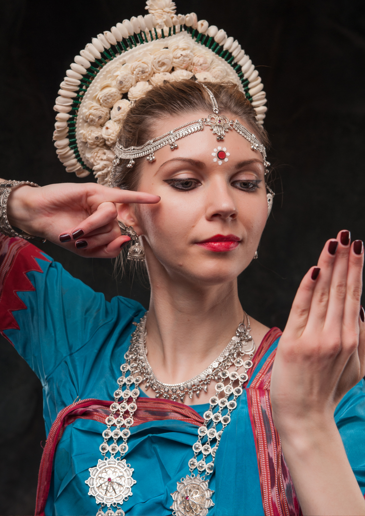 Traditional Clothing Worn Around the World – Fashionous